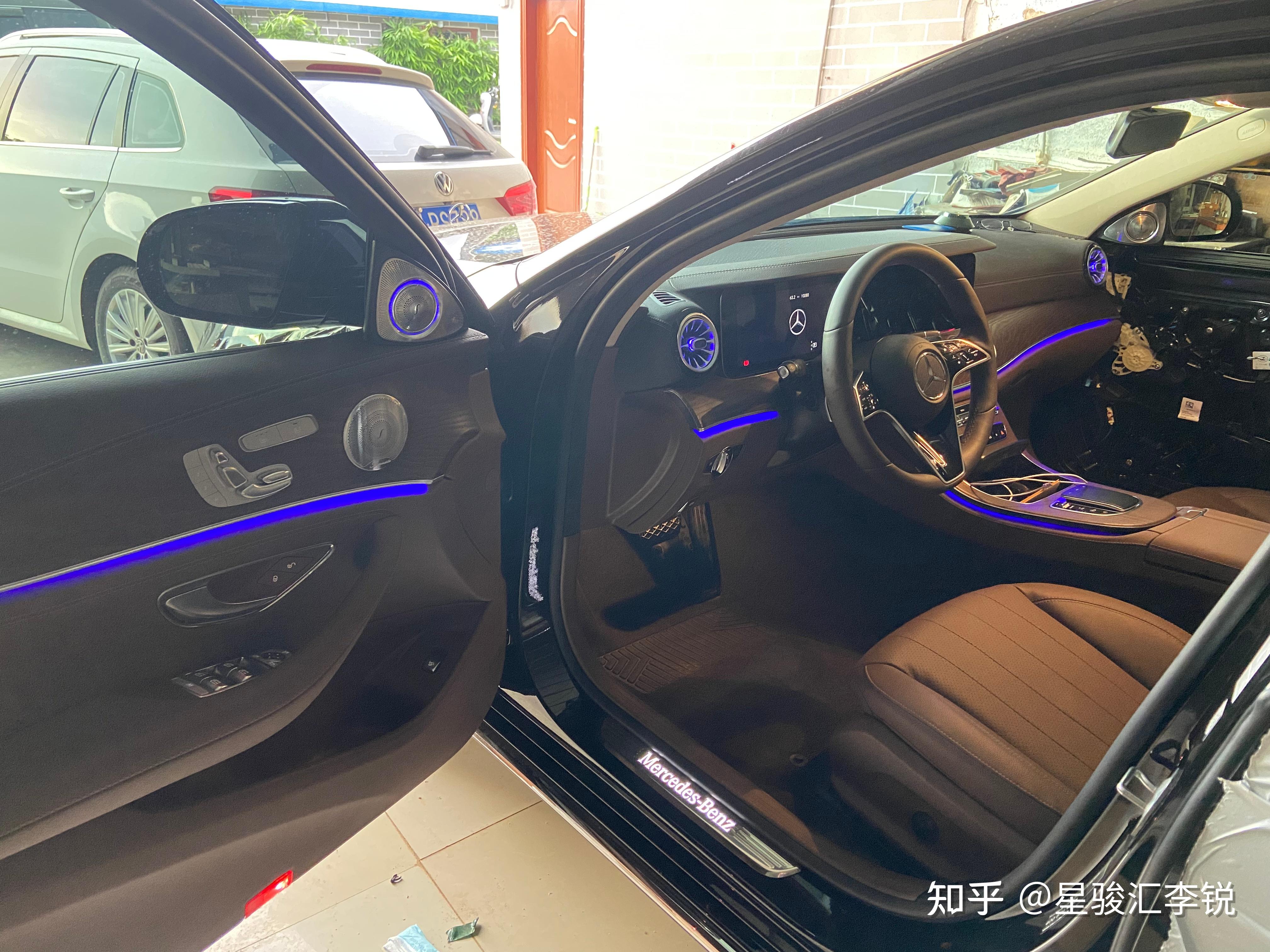 22款奔驰E300L改装小柏林音响，旋转高音等发光套件 - 知乎