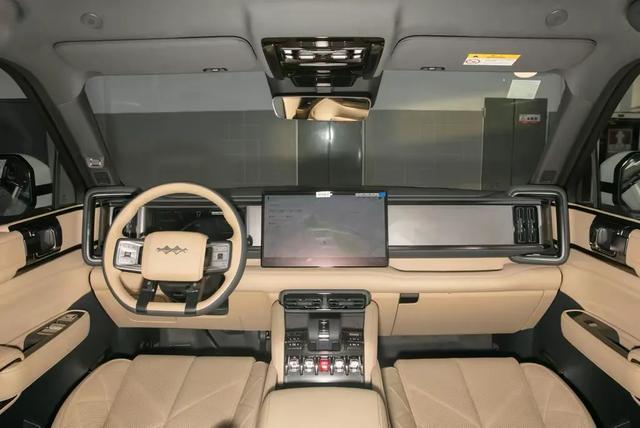 硬派方盒子SUV对决：深蓝G318与方程豹5谁更全能？ - 知乎