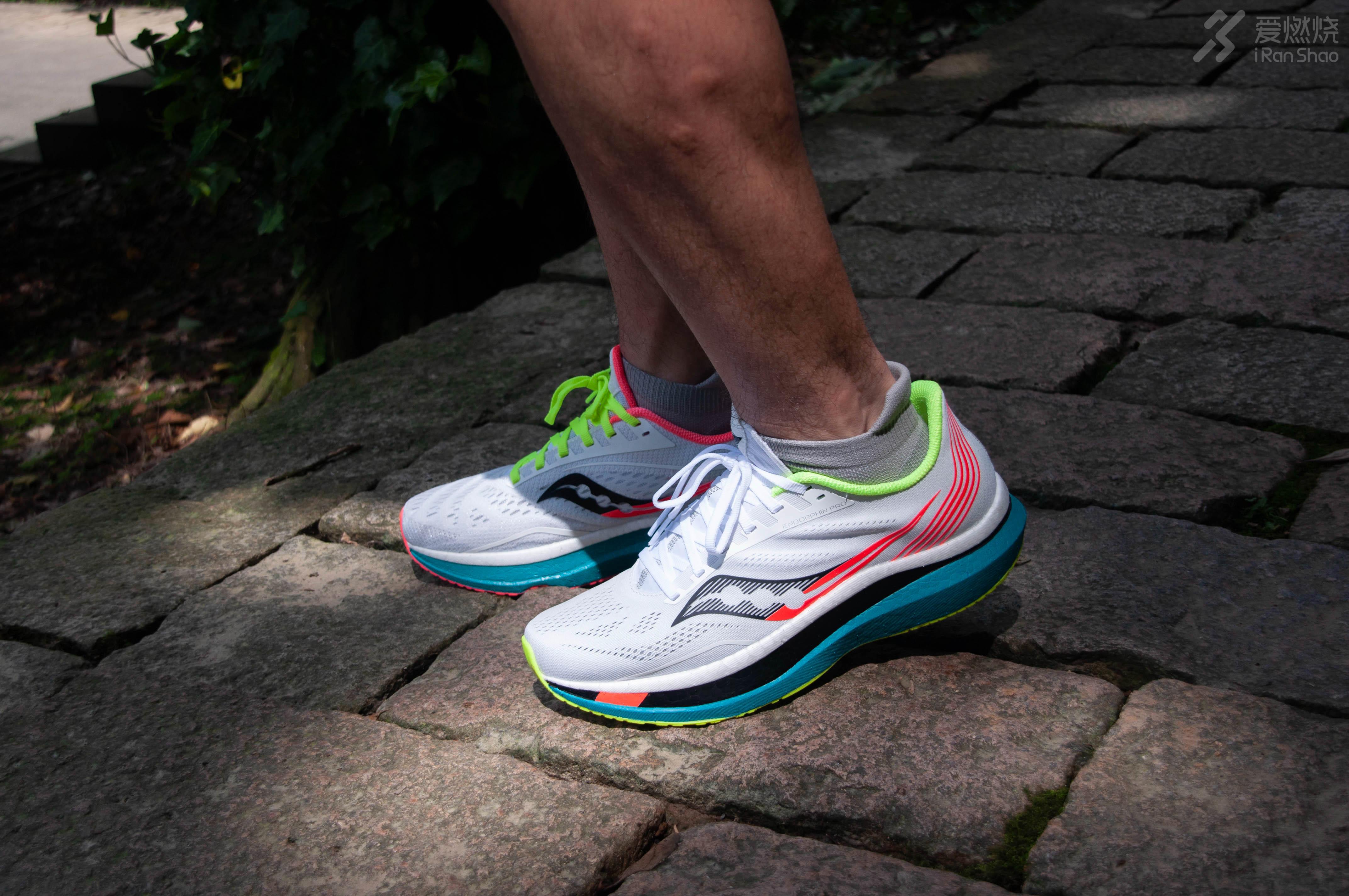 跑鞋横评｜负责到底 Saucony Endorphin Pro & Endorphin Speed - 知乎