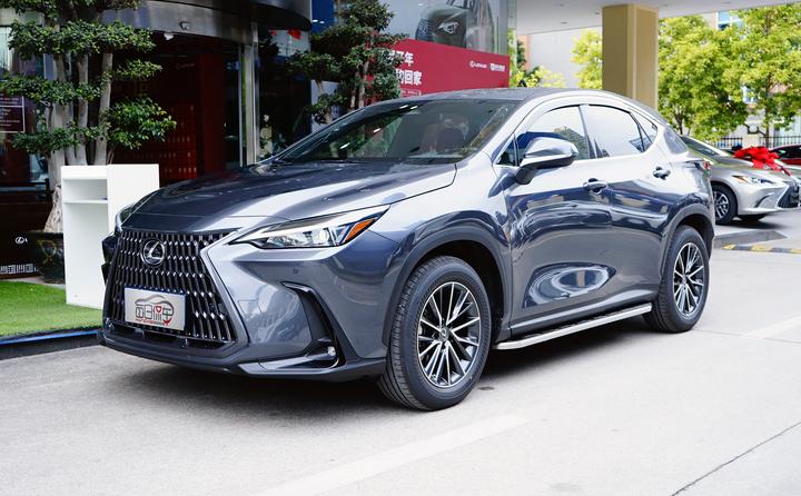 首推插电新能源 提升入门动力 配置更丰富 雷克萨斯2022款NX260实拍 - 知乎