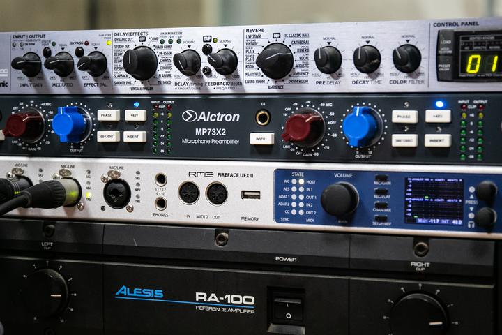 经典外观，纯净音质，爱克创又出话放新品 ——Alctron MP73 X2话筒放大器试用与拆解 - 知乎