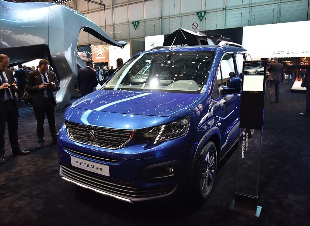 能拉货的MPV！认识的人不多，配1.5T+8AT，可惜有钱也买不到！ - 知乎