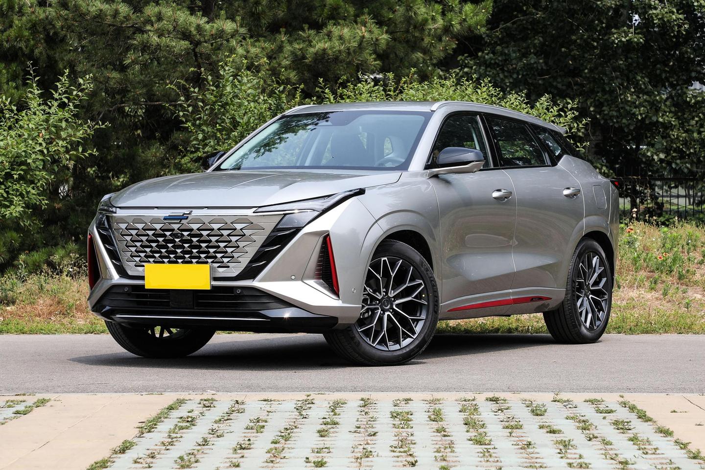 售9.99万起，1.5T有188匹马力，造型运动时尚，欧尚Z6年轻人首选SUV - 知乎