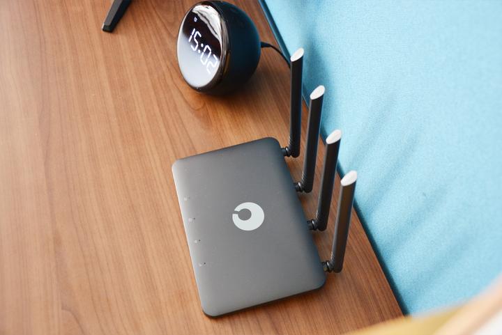 4G信号秒转WiFi，还能实现智能组网，蒲公英X4C路由器测评 - 知乎