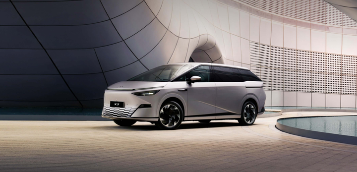 星舰设计+智能座舱！小鹏X9打破MPV常规！ - 知乎