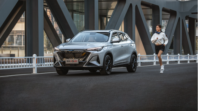 与经典款同堂销售，欧尚X5 PLUS售价9.59万元起 - 知乎