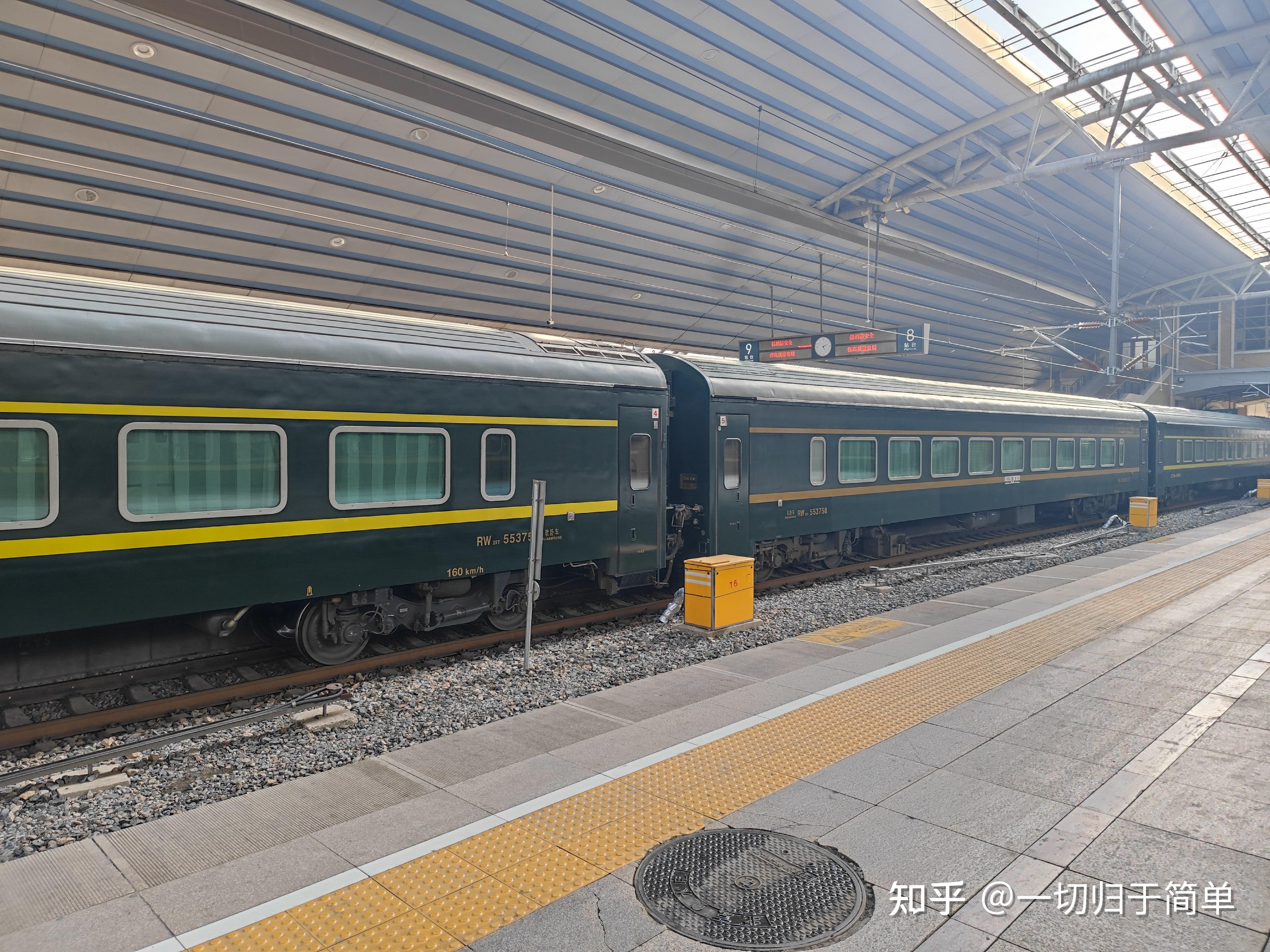 为什么机辆时代中国铁路客车车厢顶截面要做成半圆形，而动车和鼓桶可以做平顶？ - 知乎