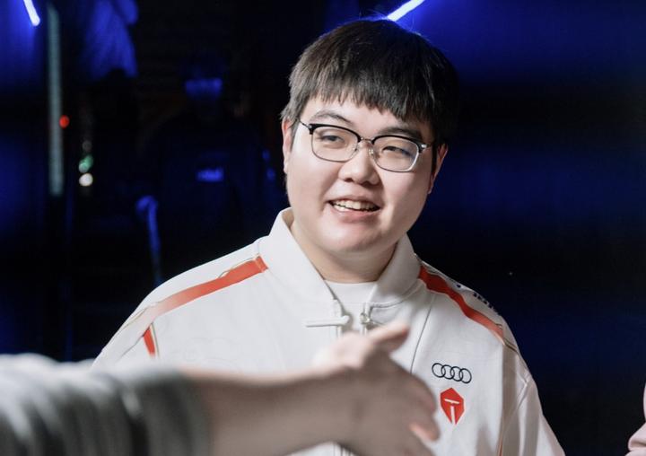 BLG淘汰T1后，369被骂上热搜！微博沦陷，网友怒喷：别再碰瓷bin - 知乎