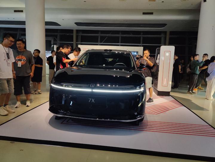 全系800V高压外加全车高科技 极氪7X正式上市22.99万元起！ - 知乎