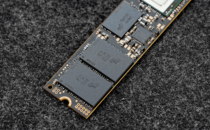 国产SSD翻车了？因购买人数过多，商家只能含泪免费升级成有缓版 - 知乎