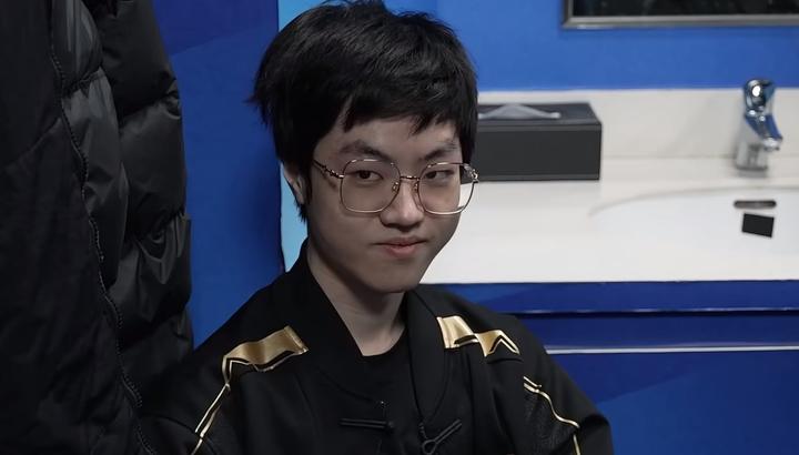 RNG赢一场飘了，被Rookie狠狠打脸，中路圆神启动，朱开发言幽默 - 知乎