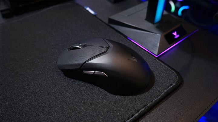 78克超轻重量，原相3399引擎 雷柏VT9无线游戏鼠标使用体验 - 知乎