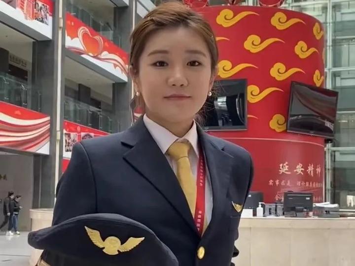 海航33岁女机长，已飞12年，国内第一位驾驶DA-7X机型的她！ - 知乎