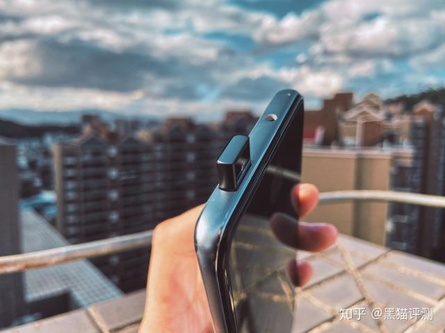 暴力解锁100%性能！90Hz+麒麟820+180Hz，荣耀X10全面评测 - 知乎