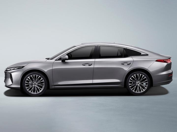 才11.59万起买大空间中型车！奔腾B70龙腾版真的超值！ - 知乎