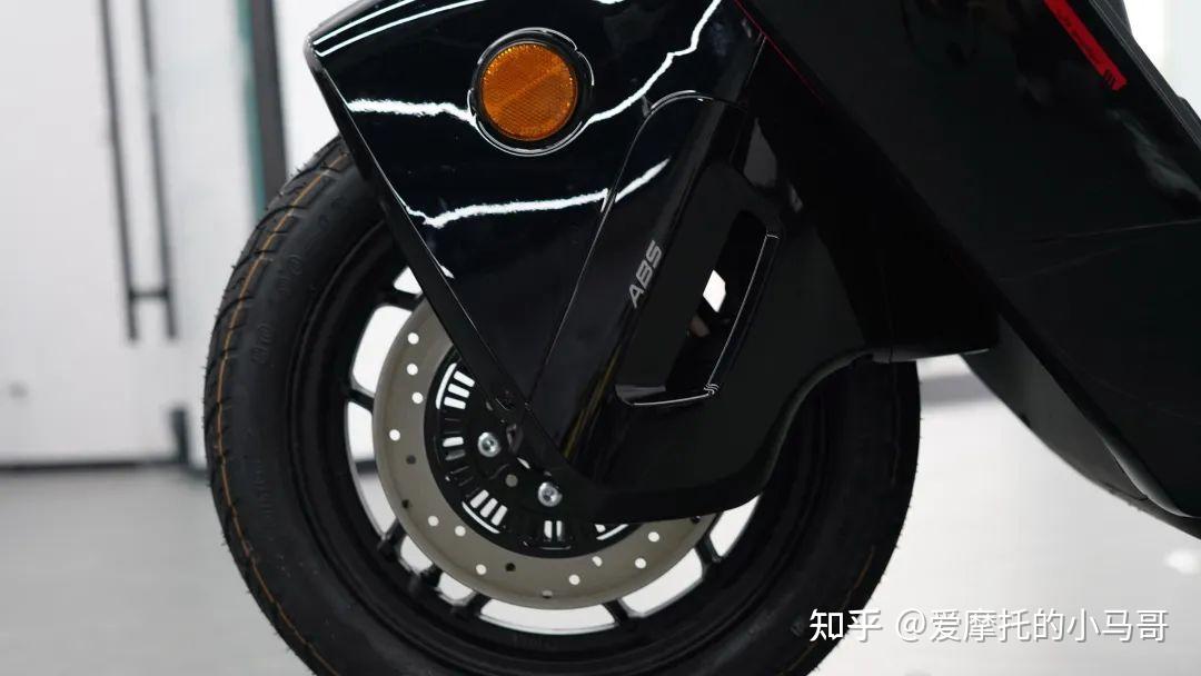 外卖神器极核EZ4，3780元起空间大，配置全，就是动力一般 - 知乎