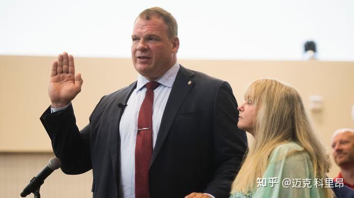 如何评价WWE摔跤手凯恩（Kane）？ - 知乎