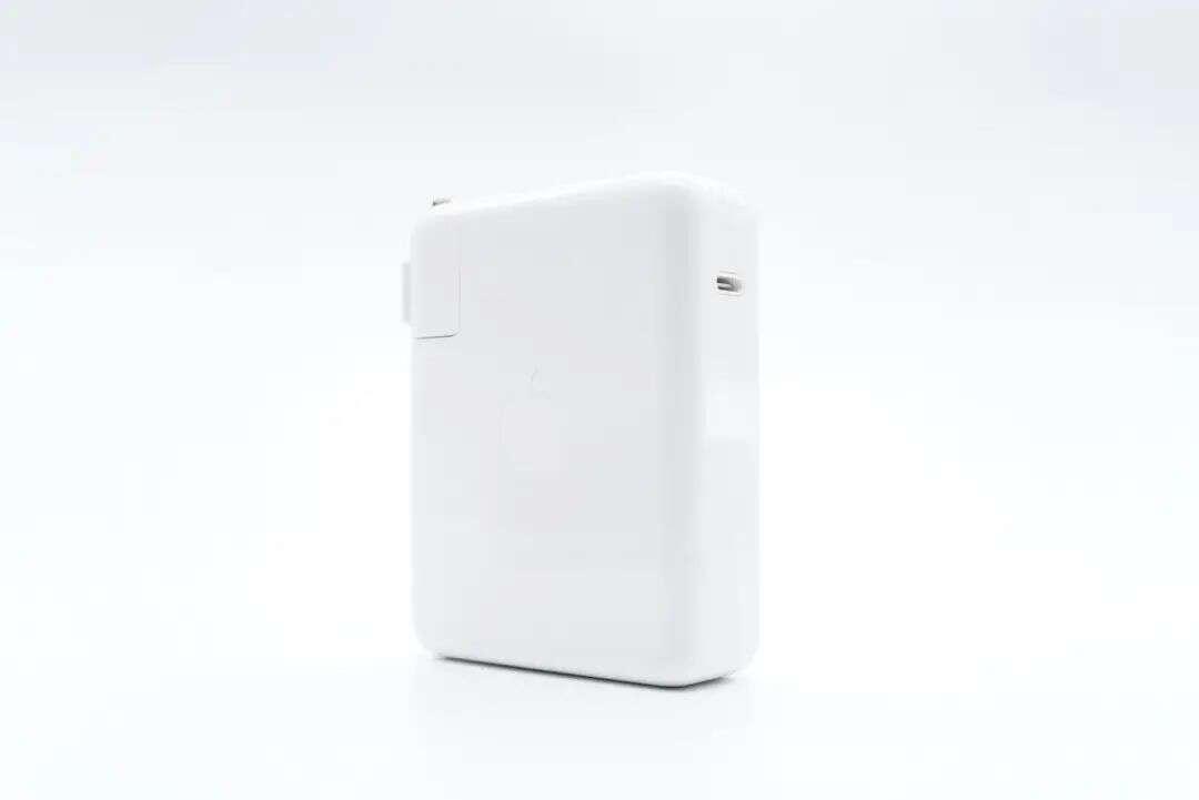 新世代 140W快充，往期 PD 3.1 140W 充电器评测汇总 - 知乎