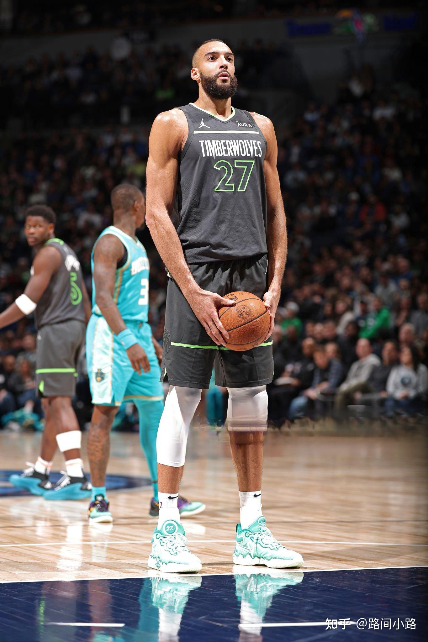 NBA现役最顶级的10大中锋 - 知乎