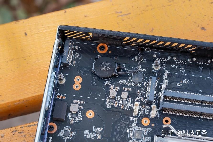 既能游戏又能AIO的家用小主机——铭凡MS-A1开箱体验 - 知乎