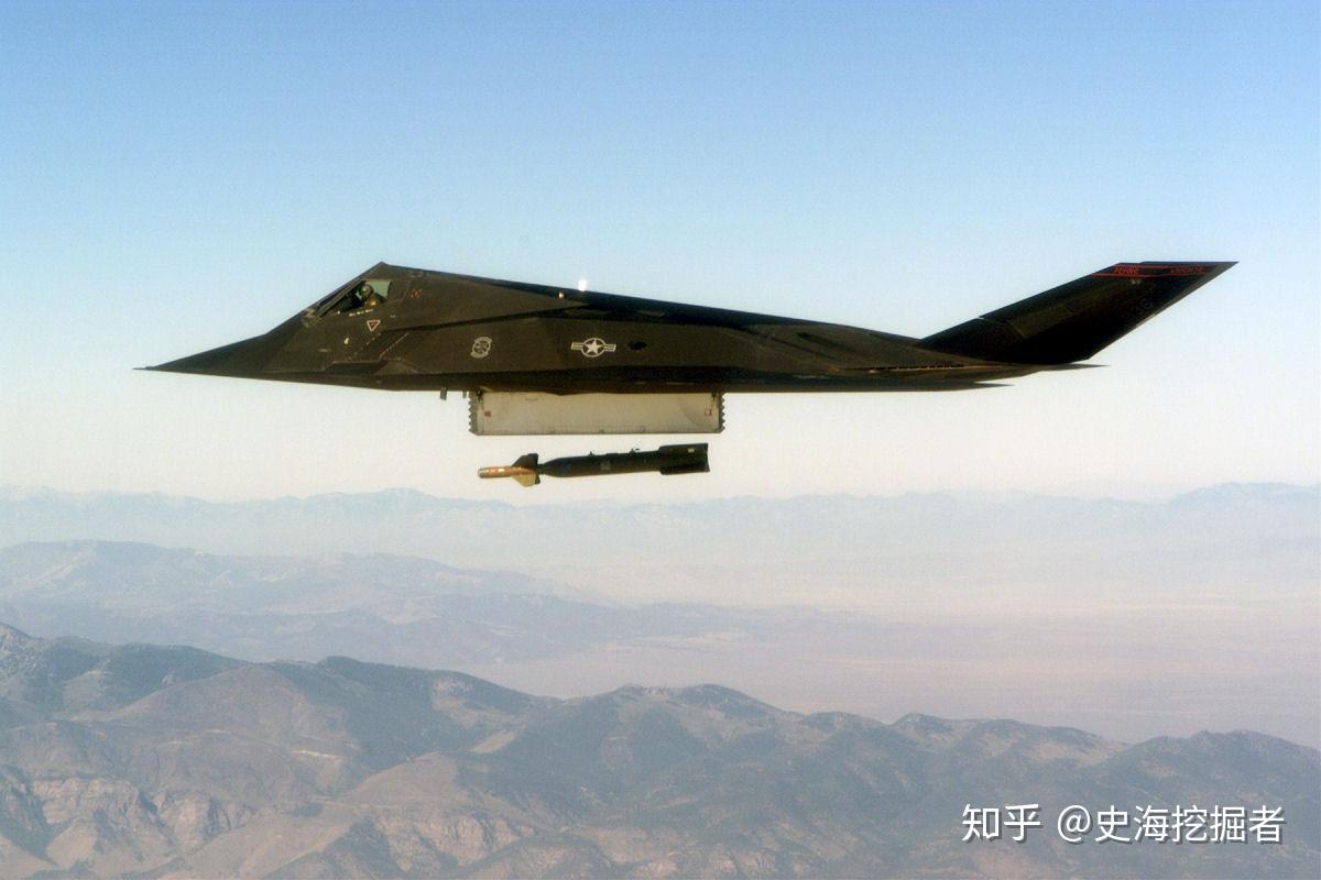 为什么现在的隐形战机（比如F22，F35，T50，歼20）和之前的F117，B2长得很不一样？ - 知乎