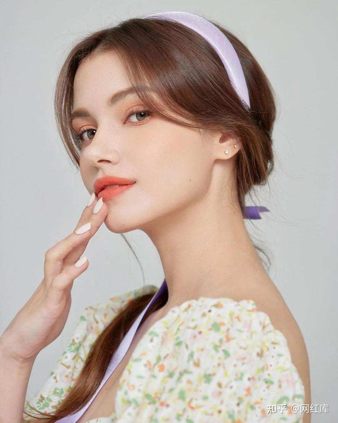 乌克兰模特一张有棱有角的瓜子脸真是神仙颜值 - 知乎