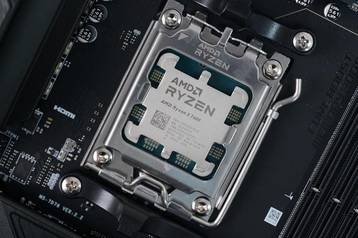 谁是更好的甜点处理器？锐龙5 7600、酷睿i5-13400对比评测：游戏差距大到不敢相信 - 知乎