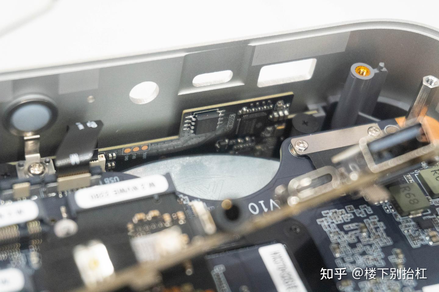 搭载超高能效比AMD AI9 HX370的零刻SER9表现如何？超适合迷你主机！