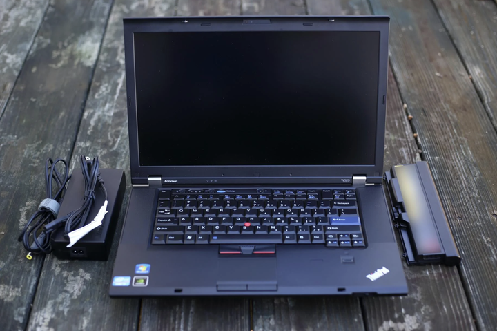 让 2011 年的ThinkPad W520 焕发第二春：降级与刷入全功能白名单 BIOS - 知乎