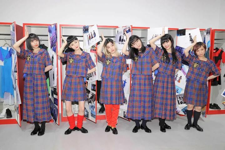 首次登台红白歌会，恭喜！ - 知乎