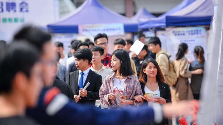 国家统计局：青年人就业持续承压 知乎