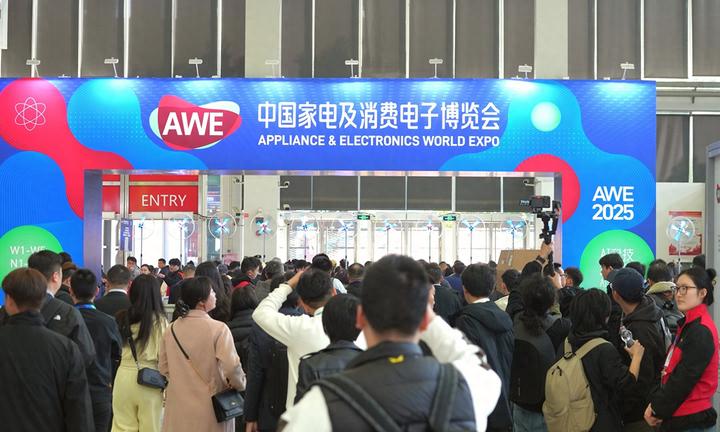 AWE 2025上的电视厂商：国产两极态势成，海外品牌惊喜少 - 知乎