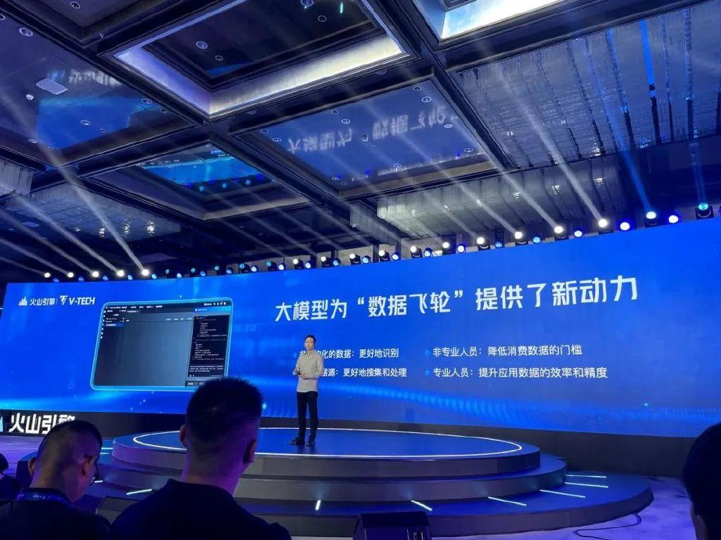 大模型时代，「数据飞轮」怎么做？ - 知乎