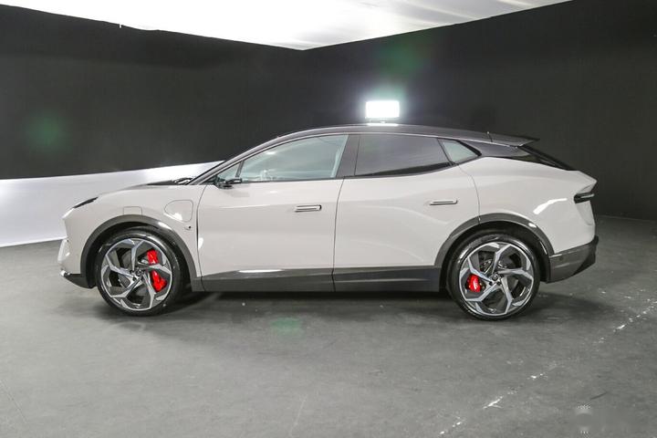 售价82.8万元起 路特斯Eletre上市 - 知乎