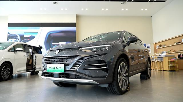 31.98万元起值得买吗？探店实拍腾势N8 不是唐DM-p换壳那么简单 - 知乎