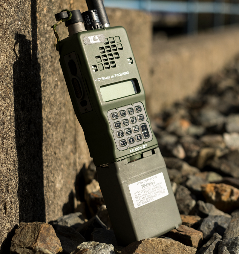 评测 | 看看老外是怎么评价这款装B神机TCA PRC-152的 - 知乎