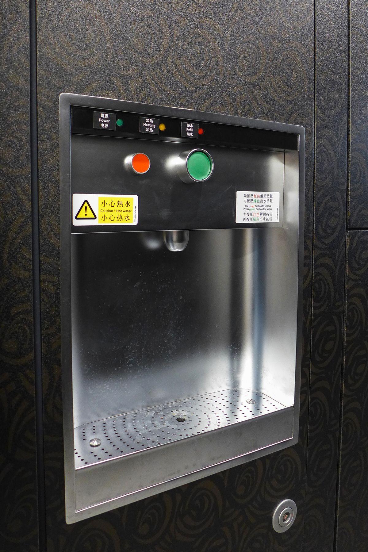 广深港高铁香港段的动感号动车组与和谐号、复兴号有什么不同？乘坐体验如何？ - 知乎