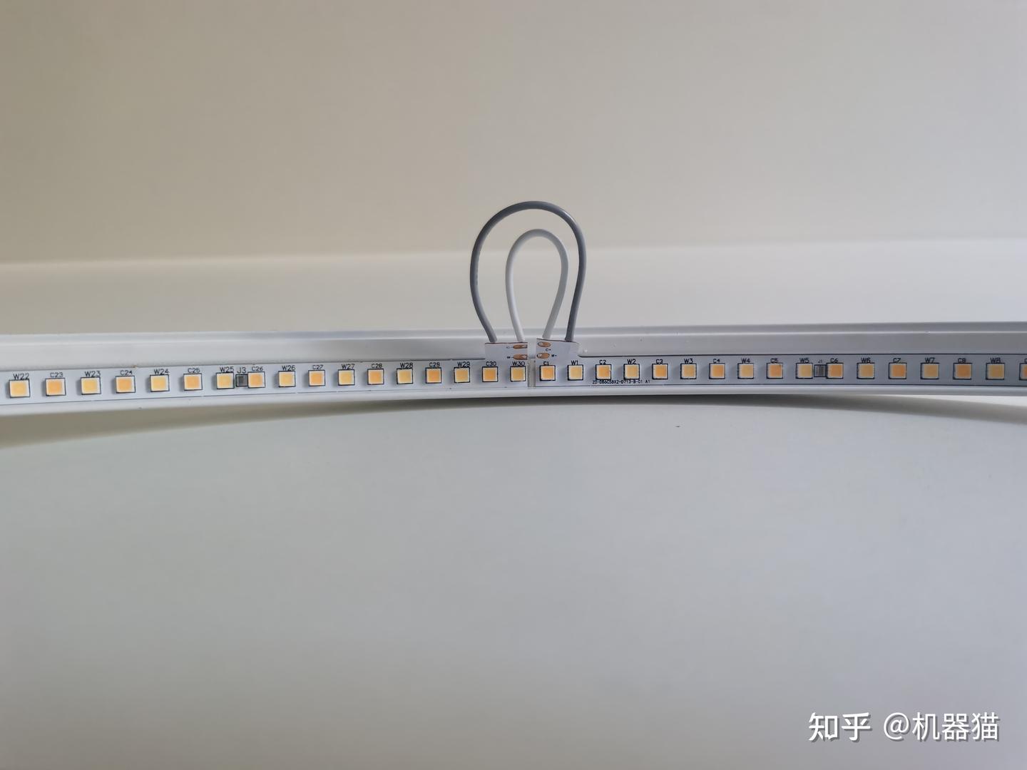 全光谱LED灯是智商税吗？如何给新房挑选护眼吸顶灯？2025年4月护眼吸顶灯实测（lipro、雷士、琪朗）深度对比|书房吸顶灯|儿童护眼灯