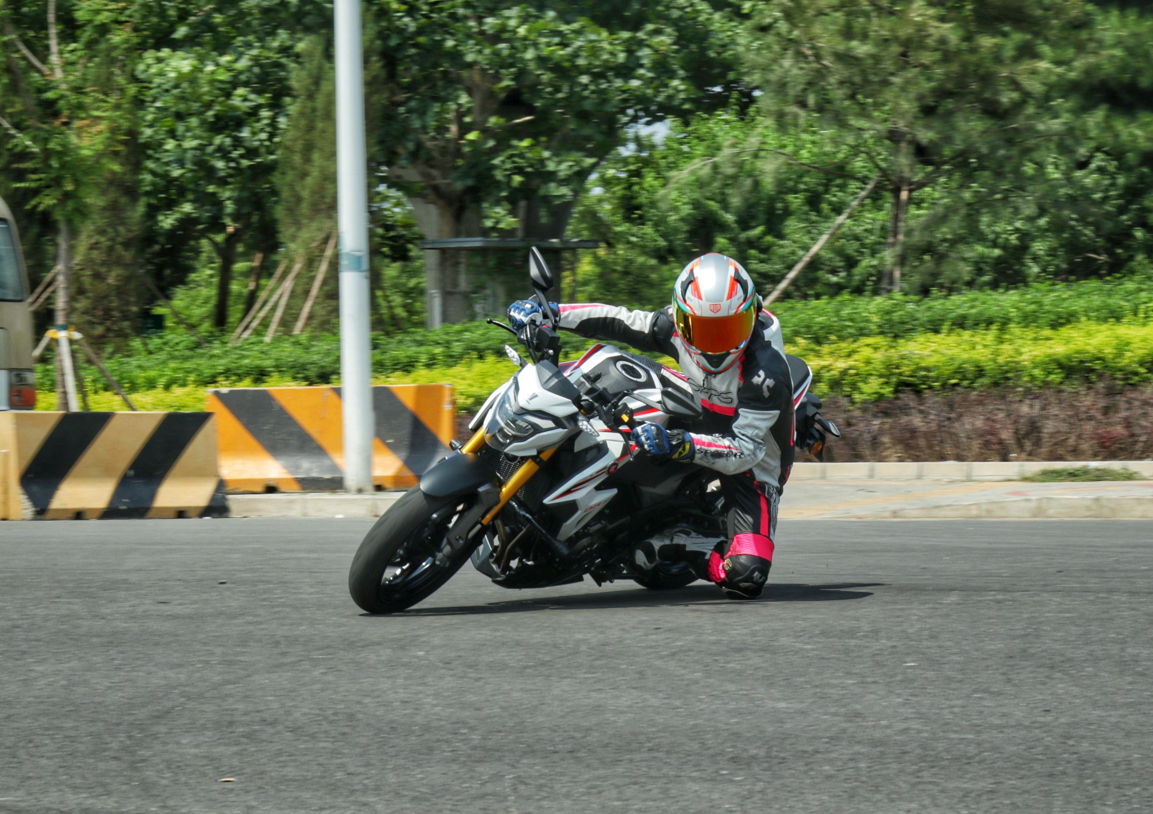 让一众媒体老师“翻车”的豪爵DR300怎么样？中国摩托车联合测评 - 知乎