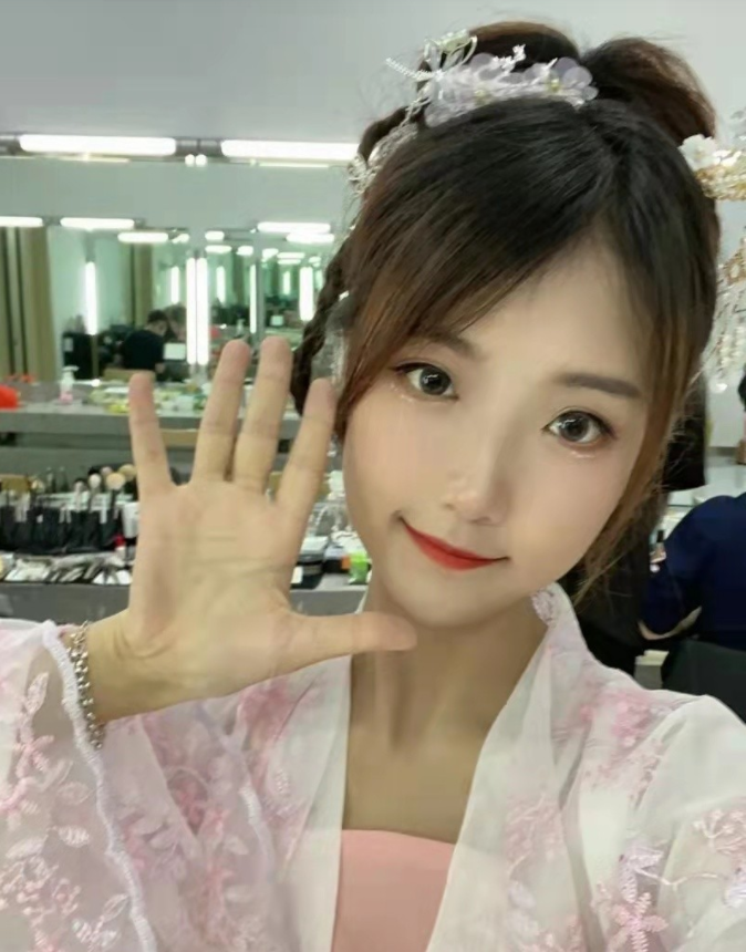 LPL新晋女解说Mage，美貌实力比肩Rita - 知乎