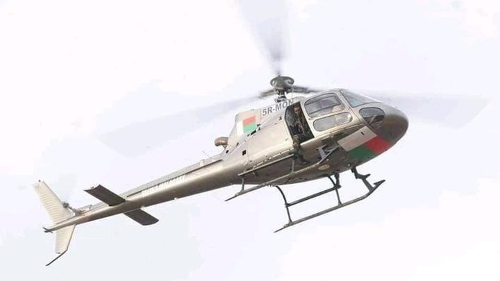 #E4#Madagascar minister swims for 12 hours after helicopter crash - 知乎