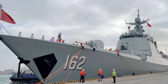 一艘052D驱逐舰，面对武装分子火力够么？军舰撤侨为啥是最稳的？ - 知乎