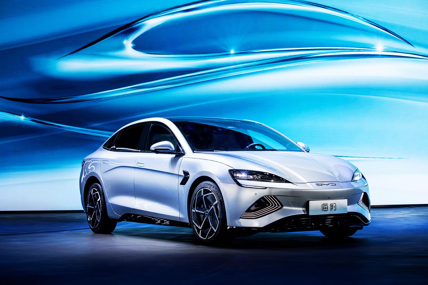 CTB电池车身一体化技术才是大招，比亚迪海豹预售价21.28万元起 - 知乎