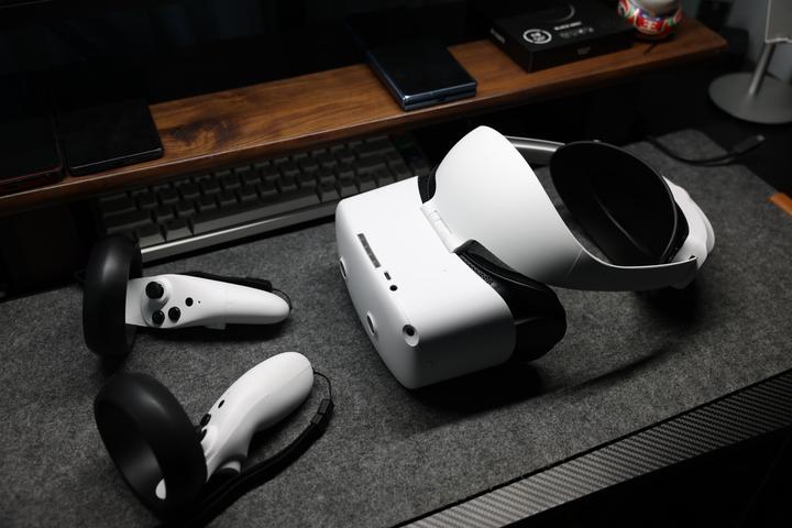 当虚幻与现实尝试重叠——奇遇MIX VR一体机上手体验 - 知乎