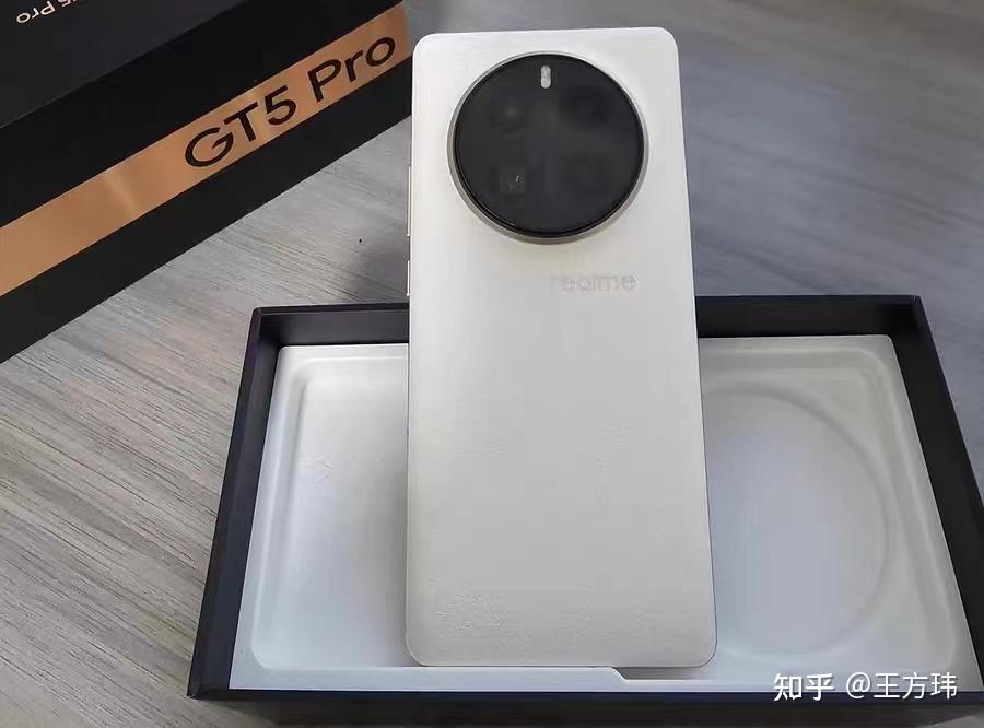 差不多的价位，真我GT5pro和一加12，哪个更值得买？ - 知乎