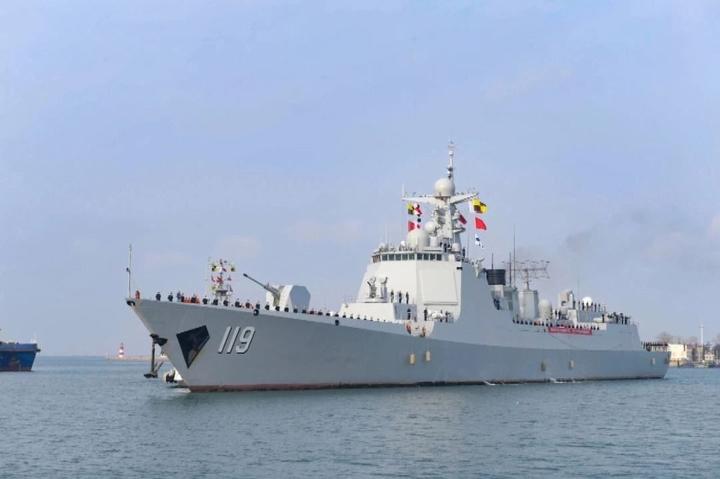 不止052DL，中国要建造9000吨级052E驱逐舰？只能说听上去很美 - 知乎