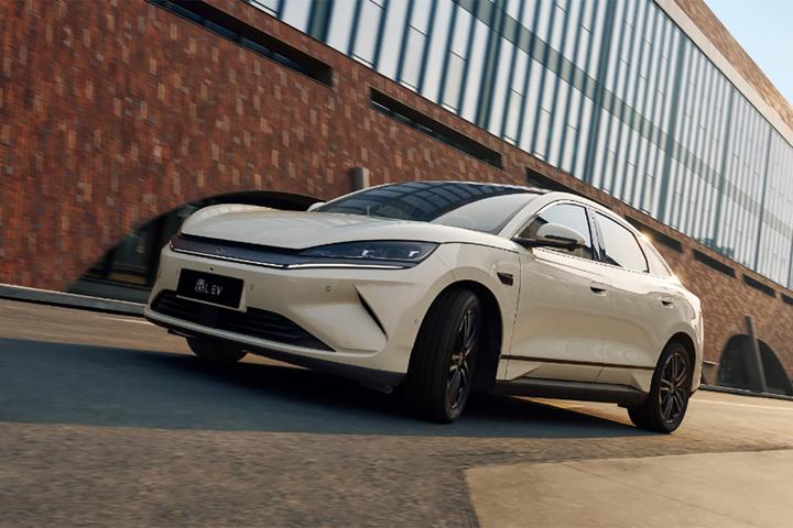 小鹏MONA M03迎来10万+，秦L EV更“高级”？ - 知乎