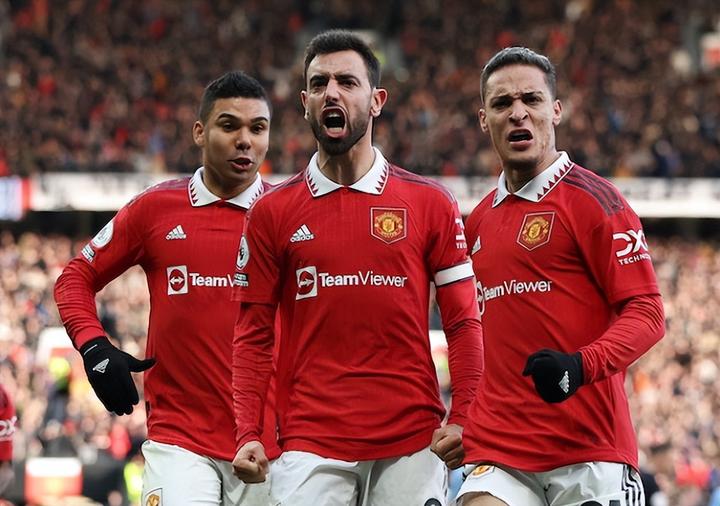 英超惊现离谱越位进球，曼联2-1逆转赢得德比，九连胜离登顶不远 - 知乎