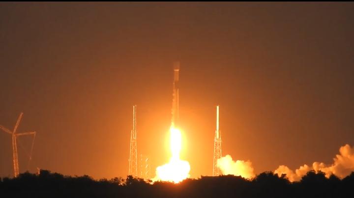 【快讯·国际航天】SpaceX·猎鹰9号（B1067.14）火箭发射22颗星链卫星 - 知乎