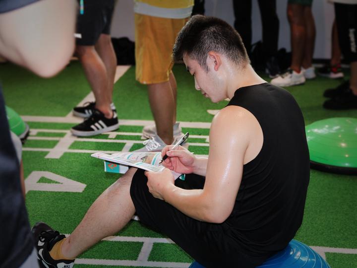 去健身学院学习做健身教练有前途吗？ 知乎